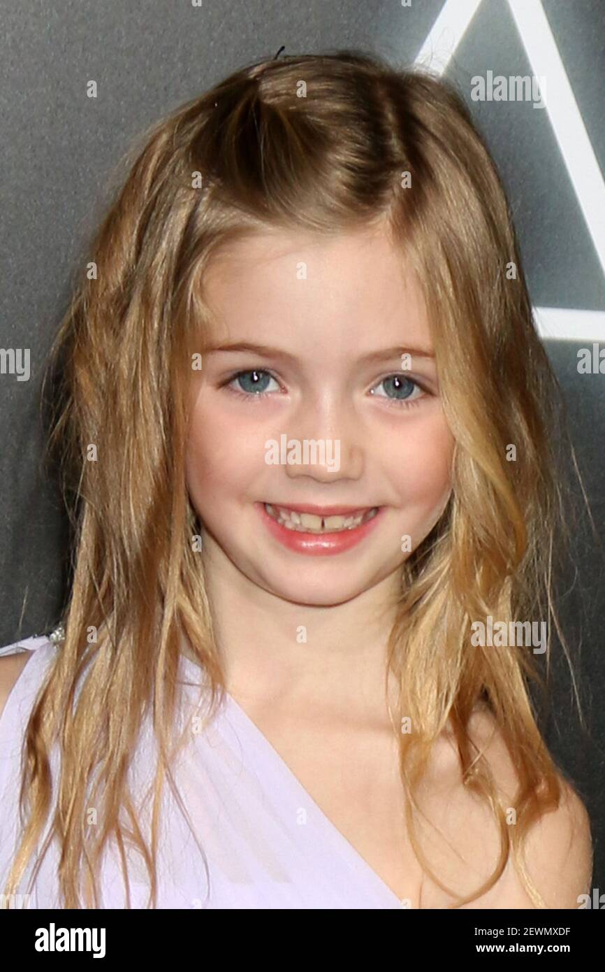 LOS ANGELES - NOV 6: Jadyn Malone at the "Arrival" Premiere at Village ...