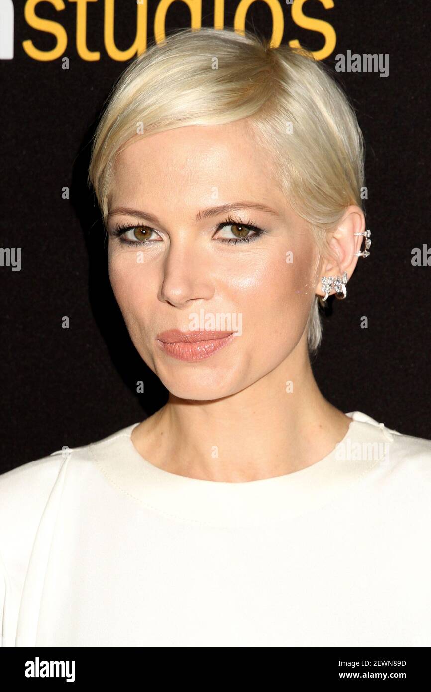 14 November 2016 - Beverly Hills, California - Michelle Williams ...