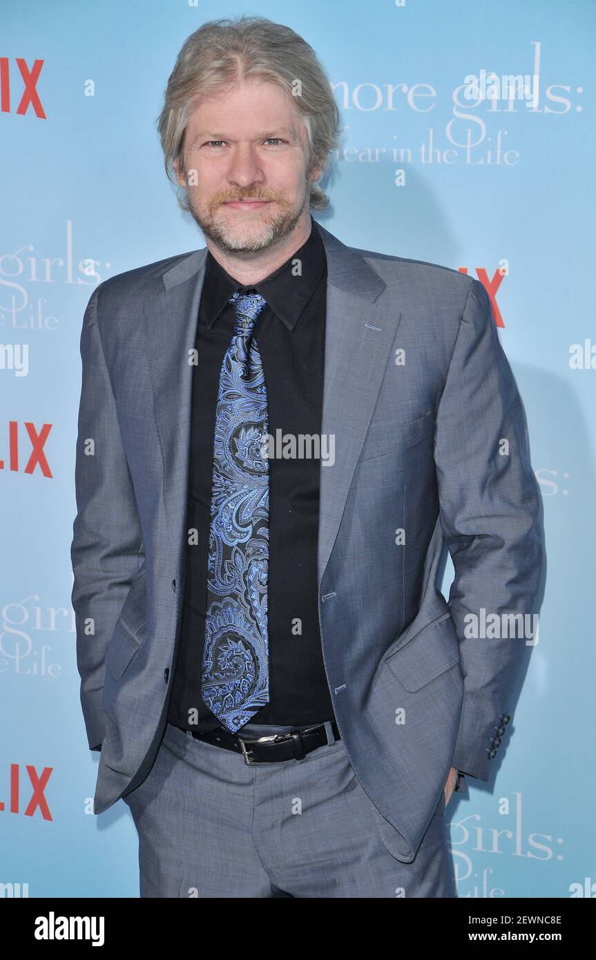 Todd Lowe arrives at Netflix's "Gilmore Girls: A Year In The Life ...