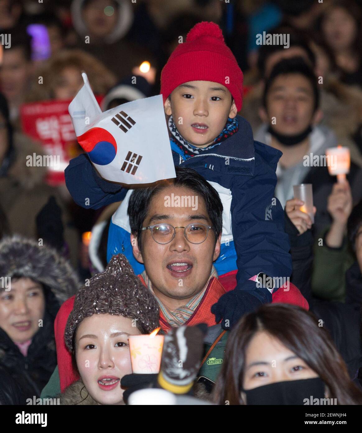 26 November 2016 - Seoul, South Korea : South Korean protesters hold up ...