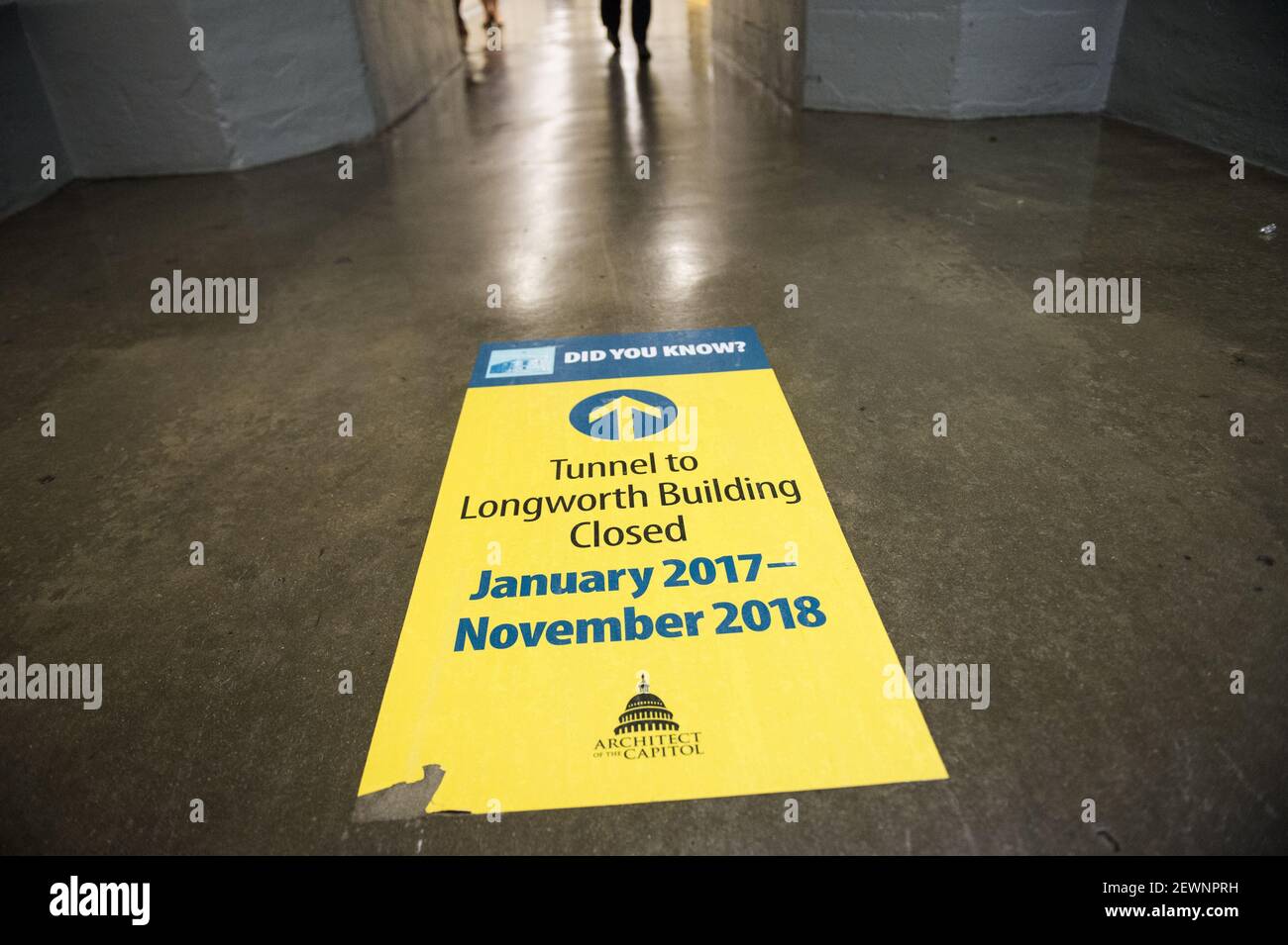 Tunnel closed sign hi-res stock photography and images - Alamy