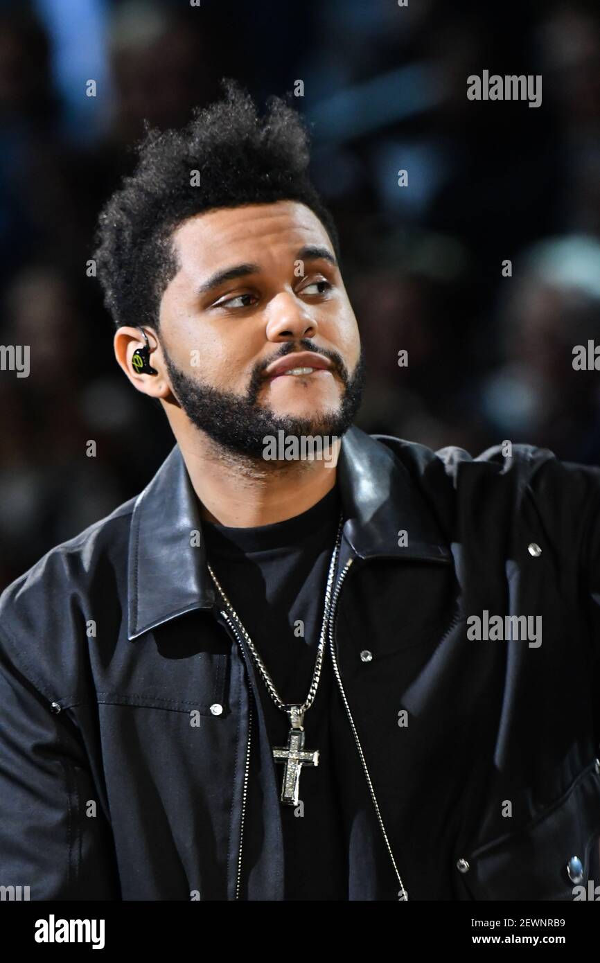 The Weeknd performs during the 2016 Victoria's Secret Fashion Show on ...