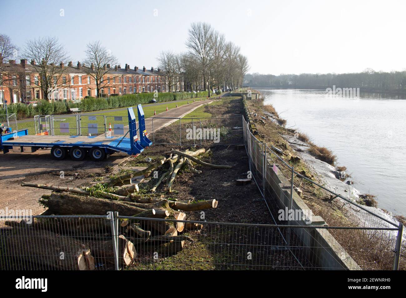 Preparation building river flood hi-res stock photography and images ...