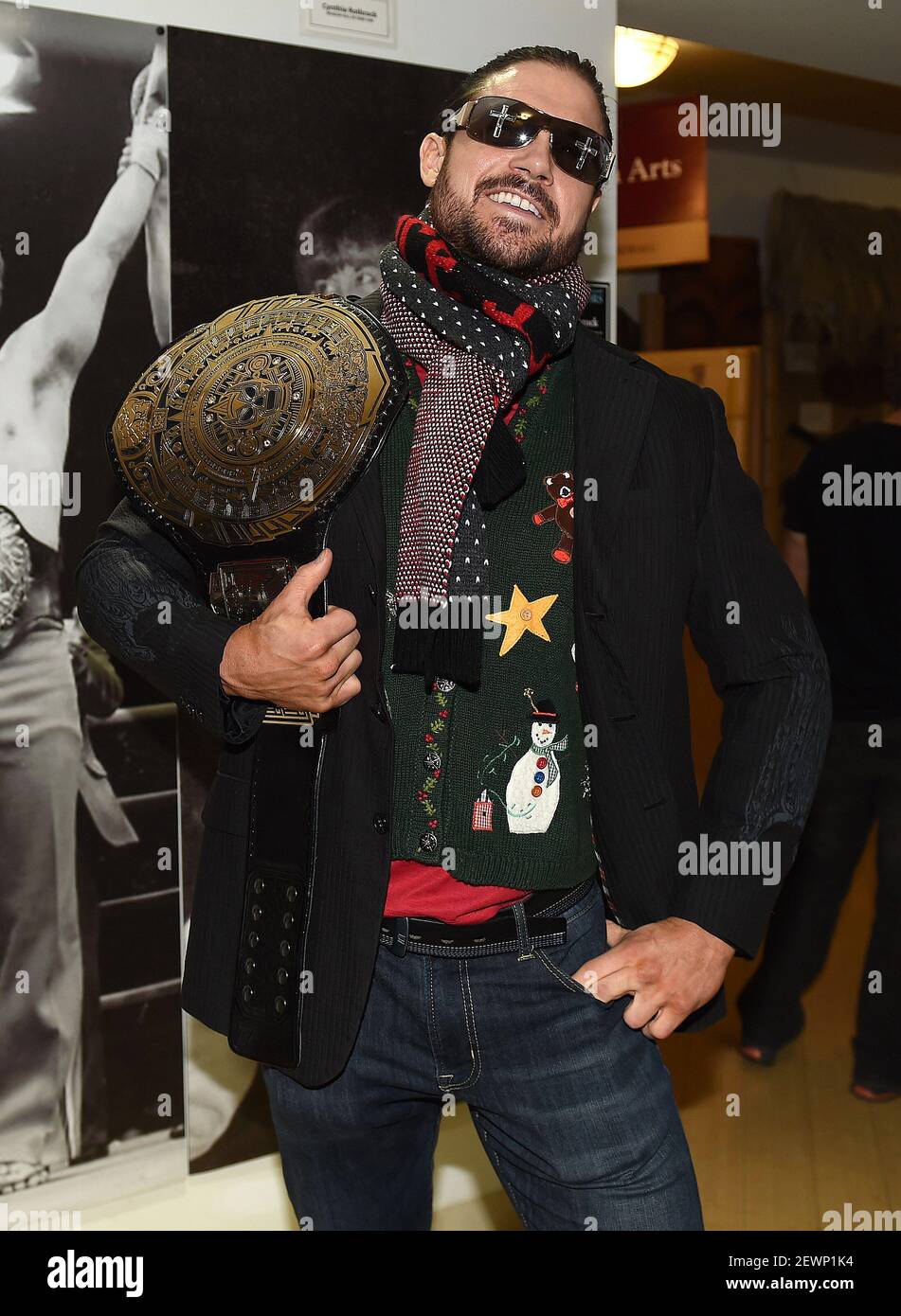 BURBANK, CA - DECEMBER 3: Actor Johnny Mundo at the El Rey Networks ...