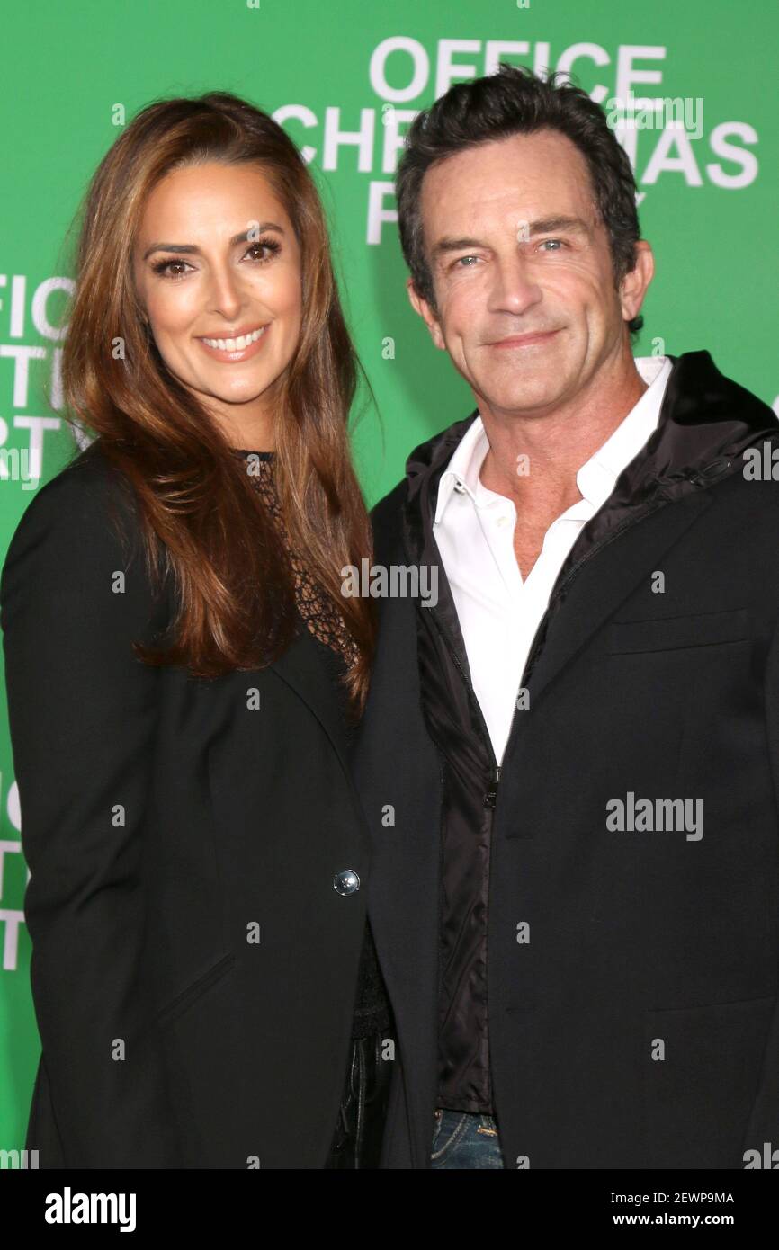 LOS ANGELES - DEC 7: Lisa Ann Russell, Jeff Probst at the "Office ...