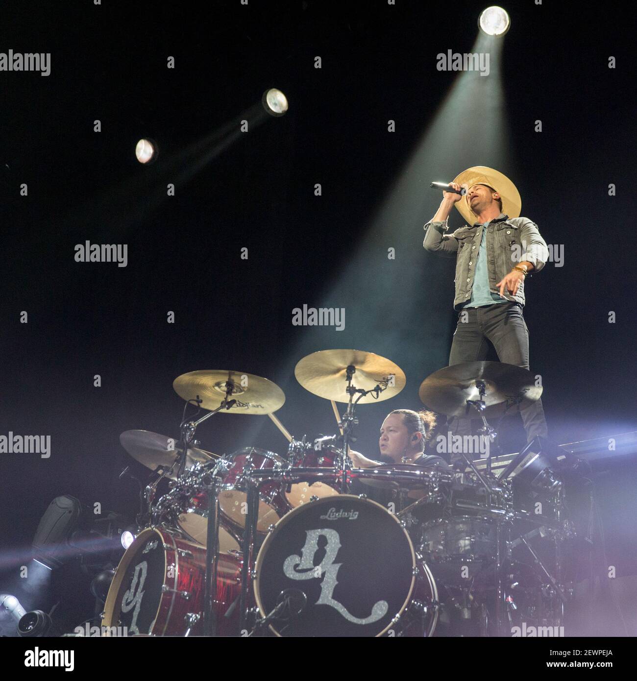 Dustin Lynch at iWireless Center on December 9, 2016, in Moline ...