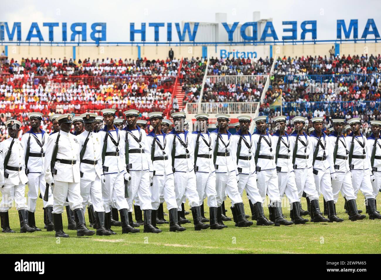 (161212) -- NAIROBI, Dec. 12, 2016 (Xinhua) -- Soldiers from the Kenya ...