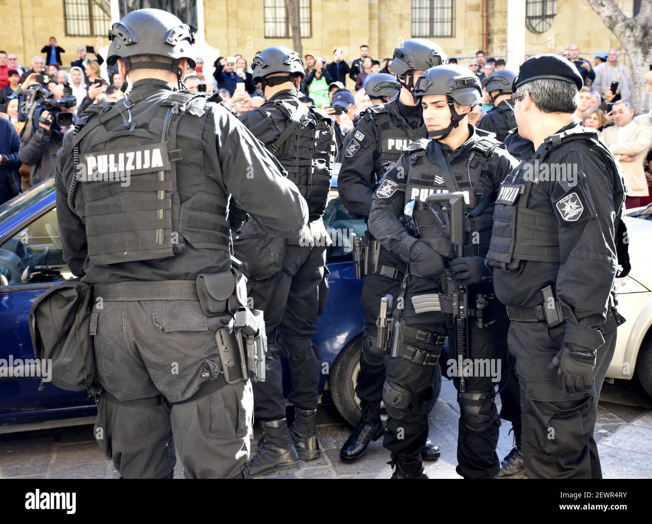 Maltese guards hi-res stock photography and images - Alamy