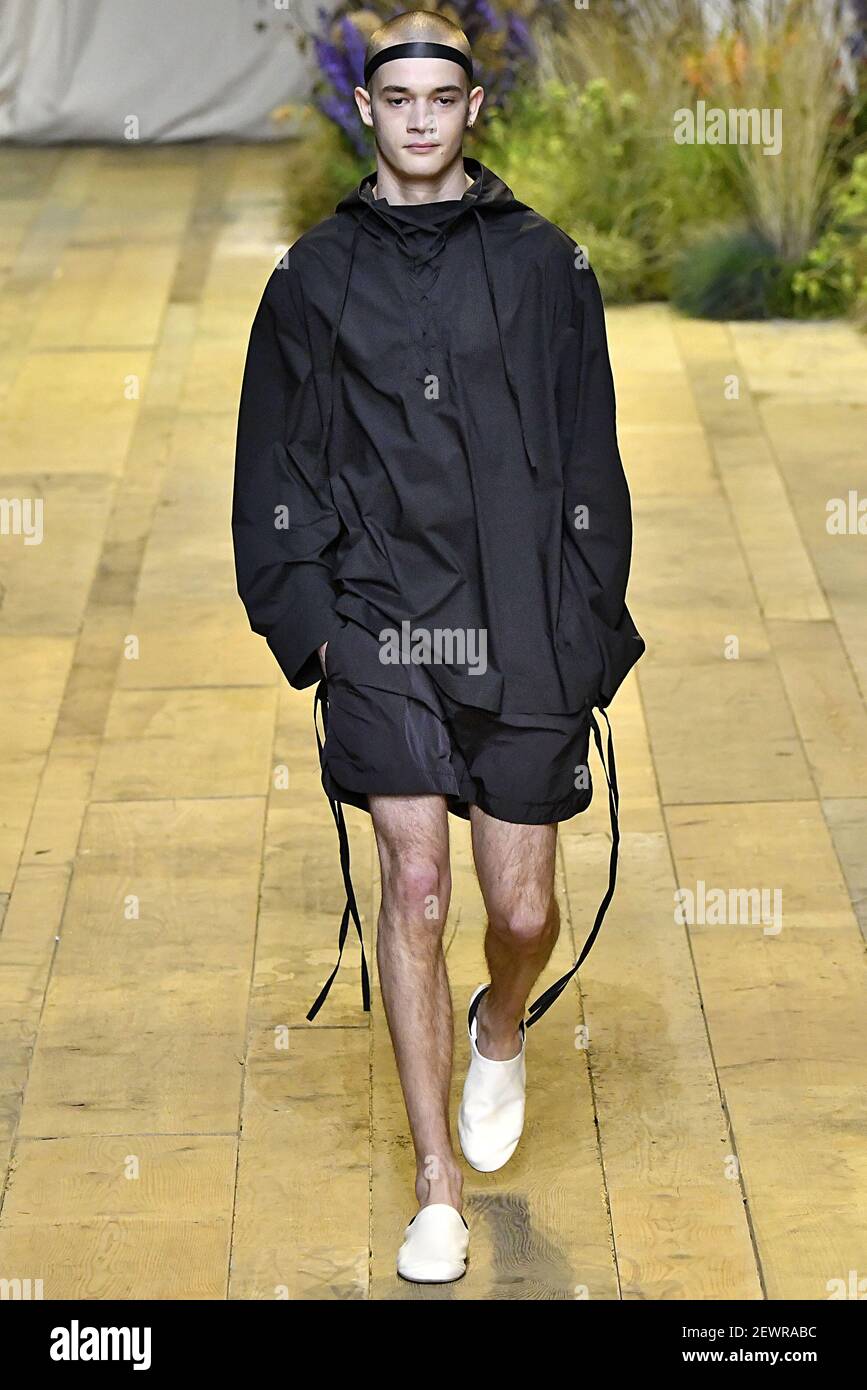 Model walks on the runway during the H&M Fashion Show at FW17 held in ...