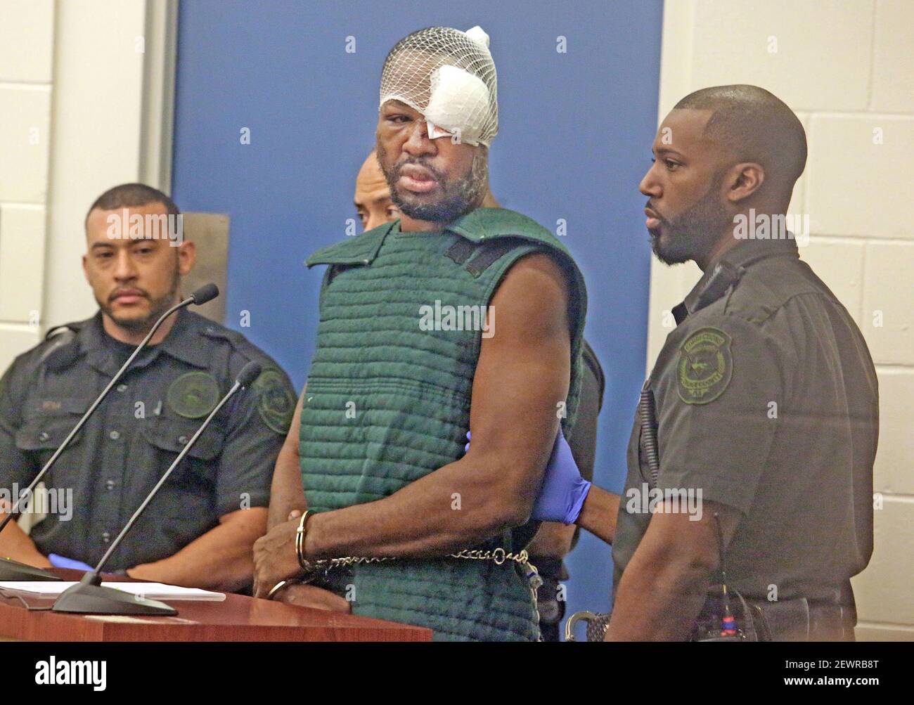 With a bandage over his eye, murder suspect Markeith Loyd attends his ...