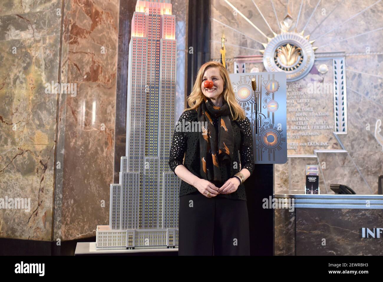 Actress Laura Linney lights The Empire State Building in honor of Red ...