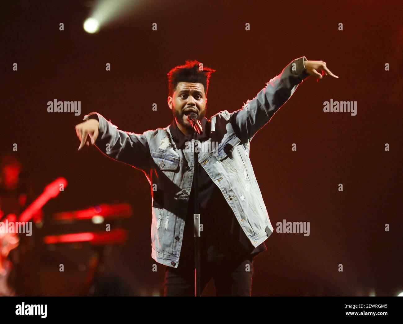 MIAMI, FLORIDA - OCT 24: The Weekend performs during the Starboy World ...