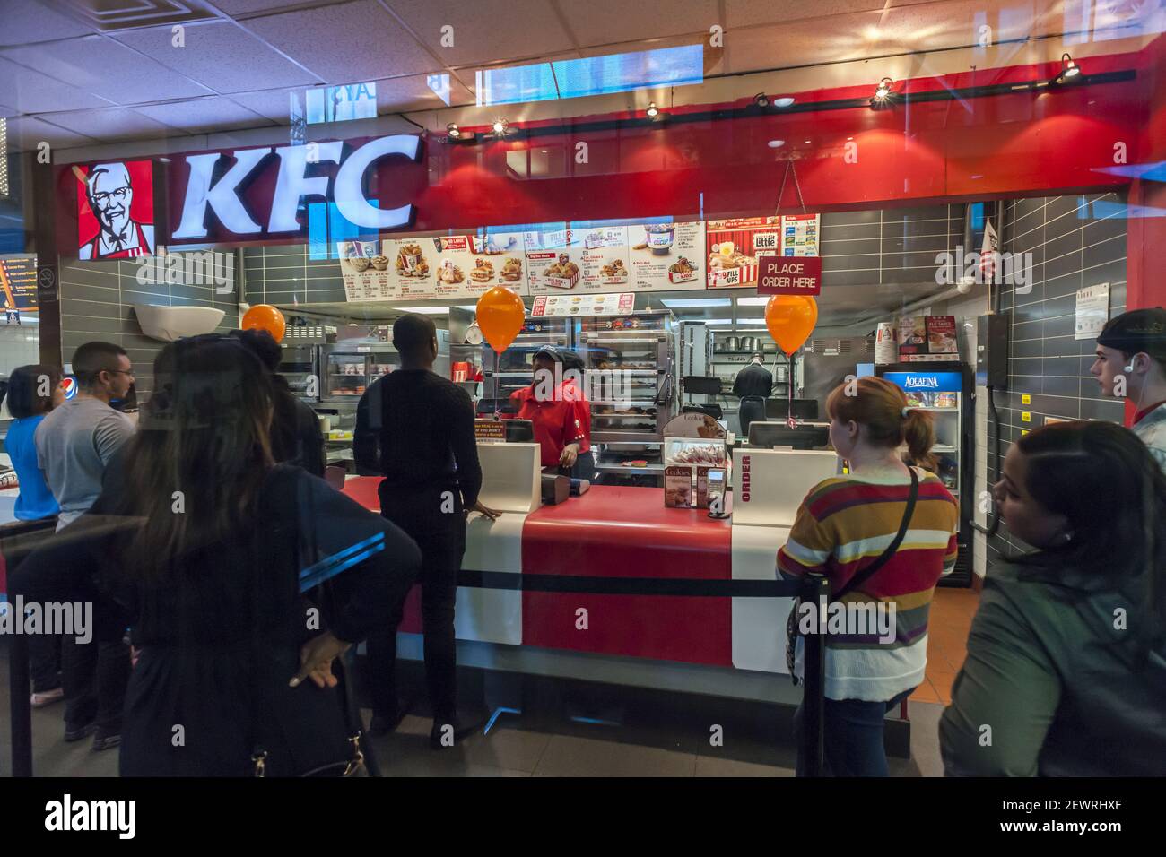 Kfc restaurant exterior usa hi-res stock photography and images - Alamy