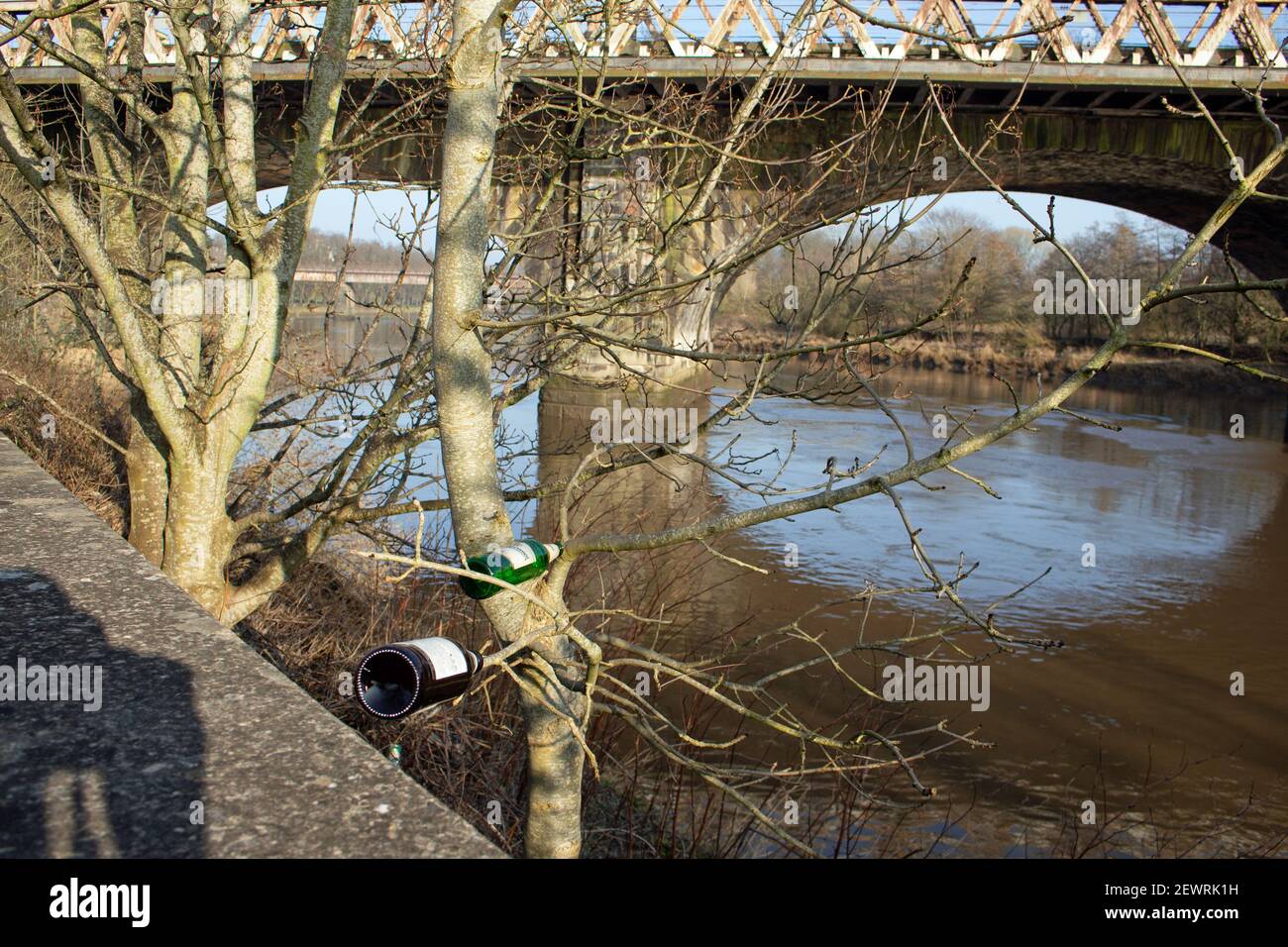 Preston main line rail bridge over the River Ribble Stock Photo - Alamy