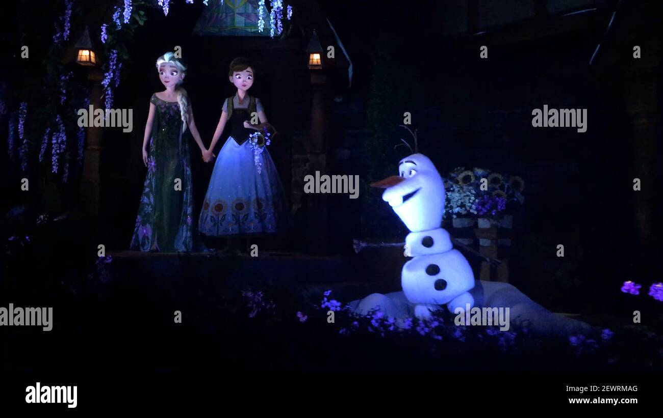 Animatronics of Anna, Elsa and Olaf appear throughout in Frozen Ever ...