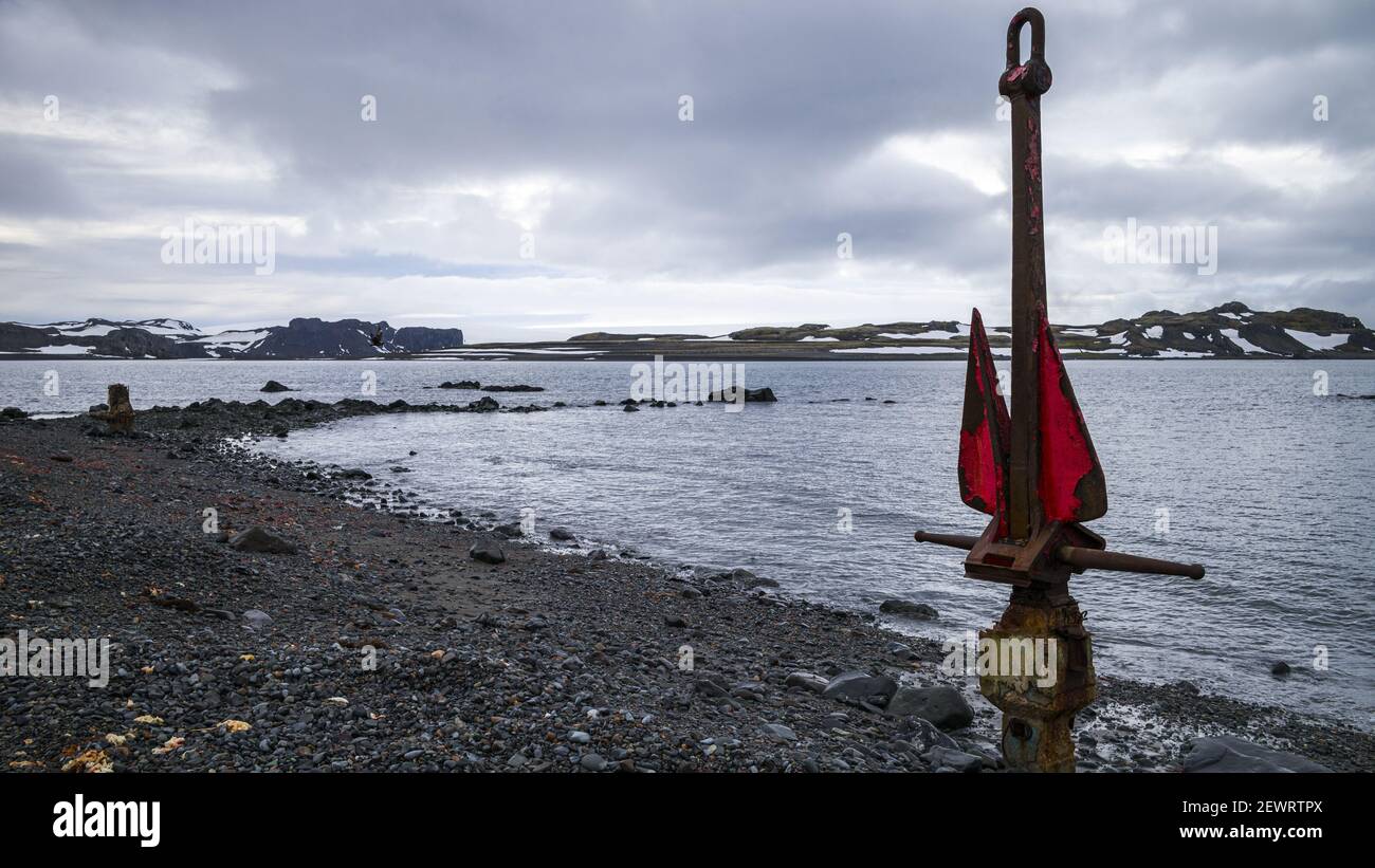 --FILE--The manmade and natural surroundings of the Great Wall Station ...