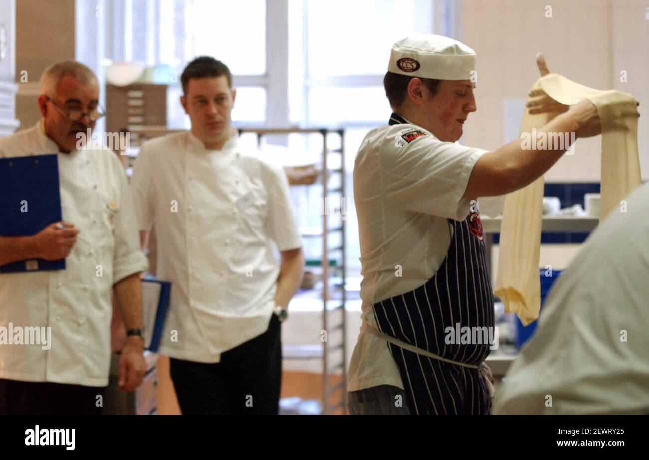 SIMON BOWKER AT THE YOUNG CHEF/WAITER OF THE YEAR.131003 PILSTON Stock ...