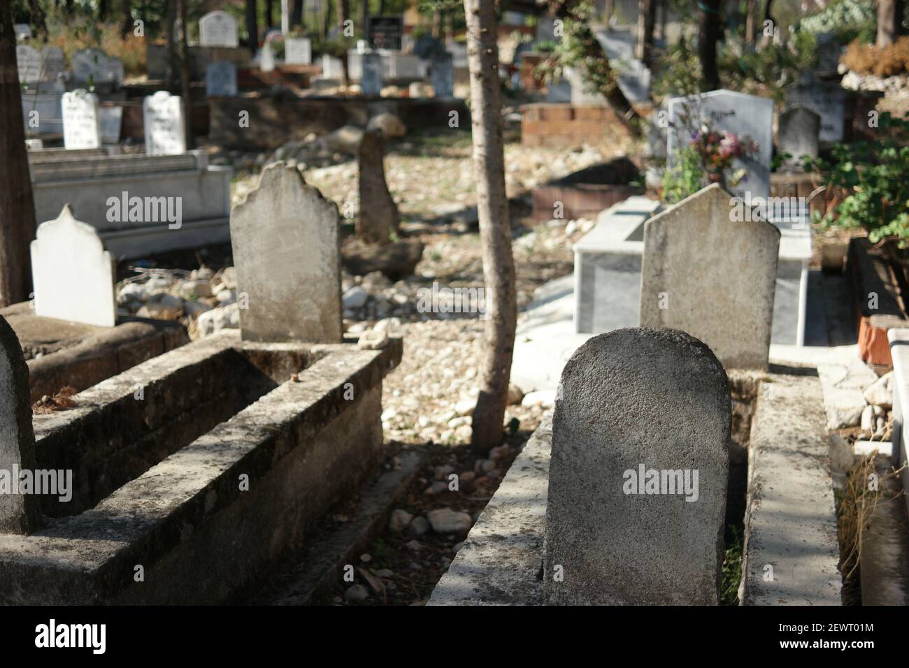 Muslim tombstones hi-res stock photography and images - Alamy