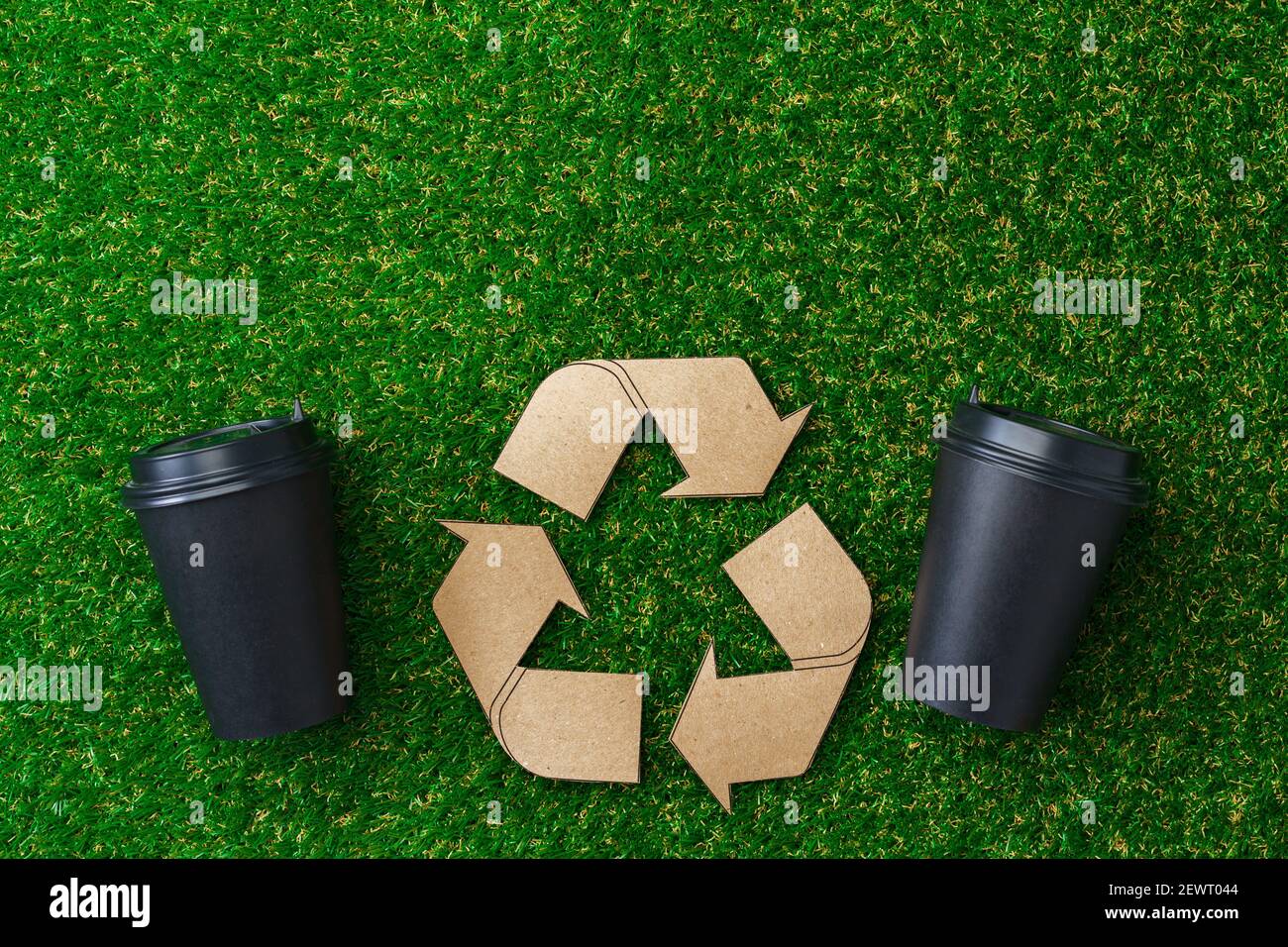 Used disposable coffee cups hi-res stock photography and images - Alamy