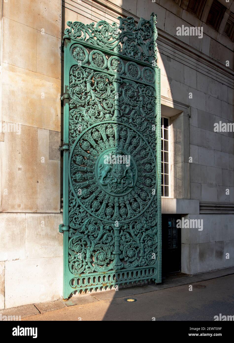 Cast-iron gates ofThe Wellington Arch (Constitution Arch), Hyde Park ...