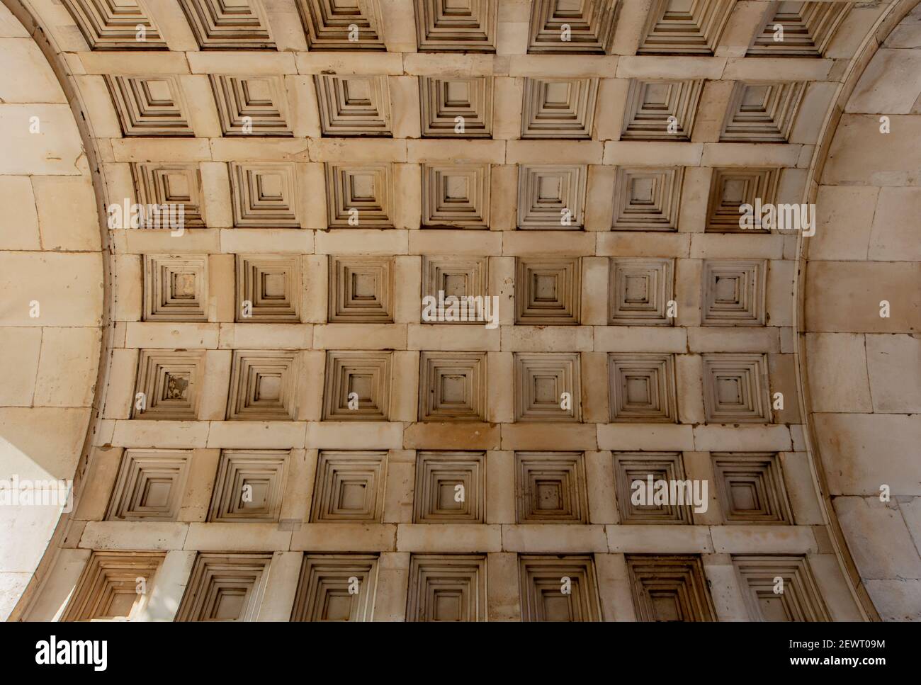 Inside wellington arch london hi-res stock photography and images - Alamy