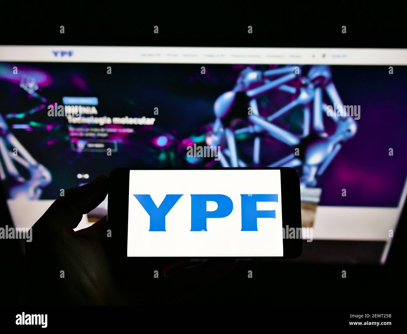 Yacimientos petroliferos fiscales hi-res stock photography and images ...