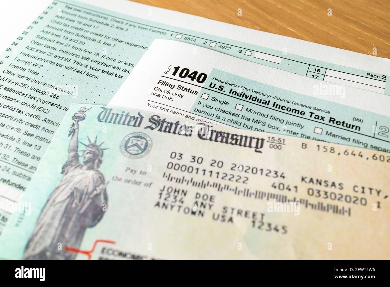 Tax refund check hi-res stock photography and images - Alamy