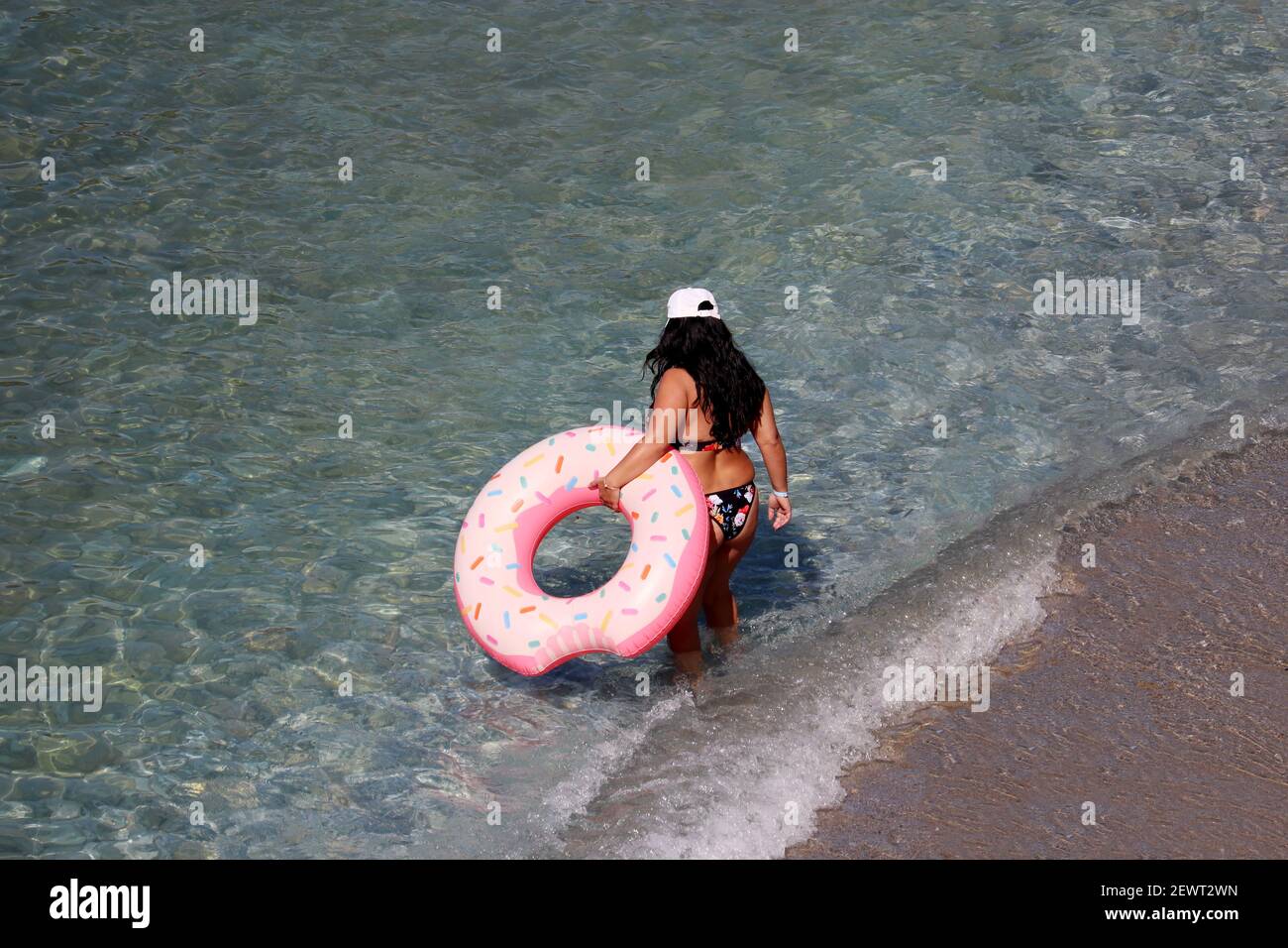 Fat woman bikini beach hi-res stock photography and images - Alamy