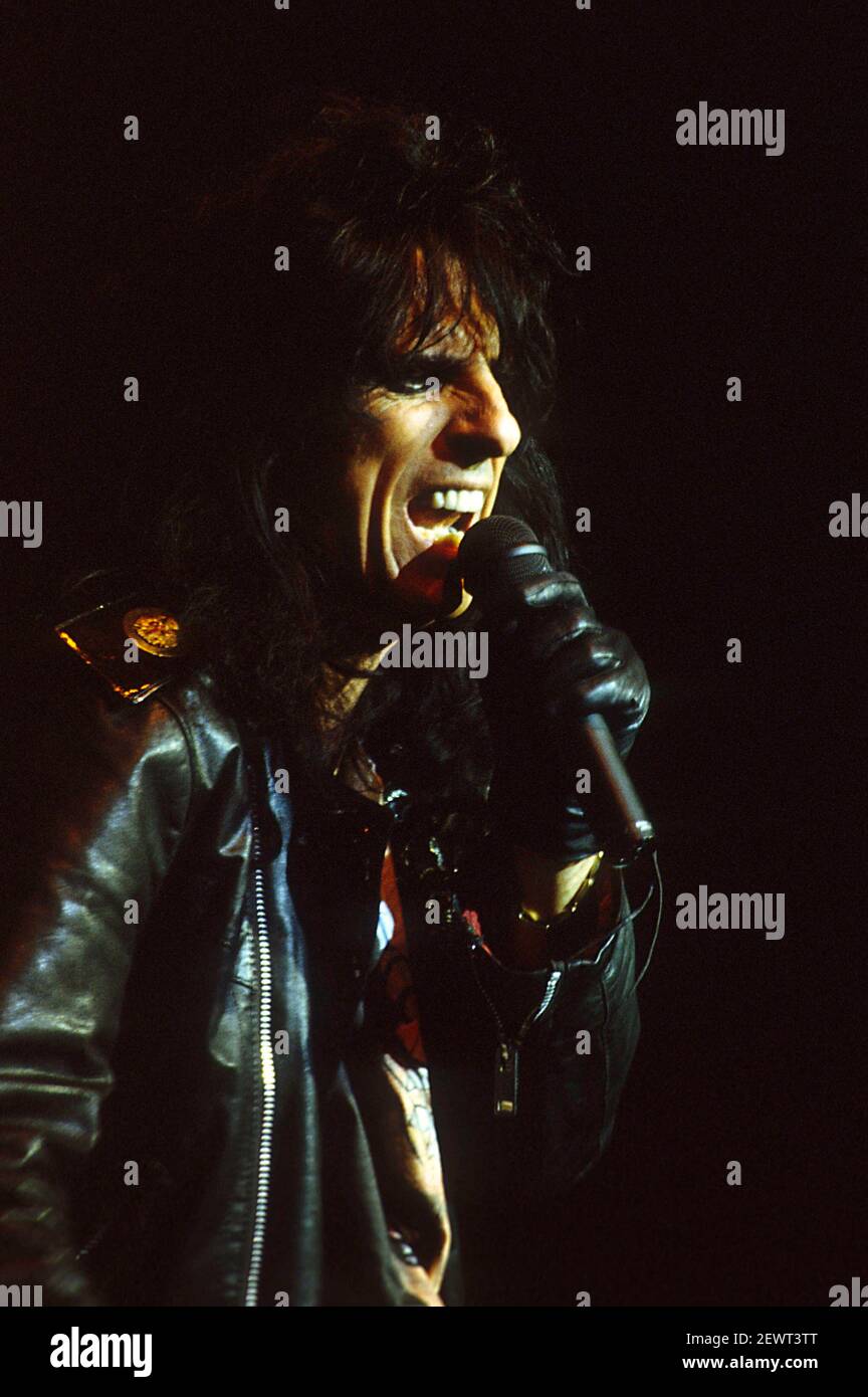 Alice cooper 1989 hi-res stock photography and images - Alamy