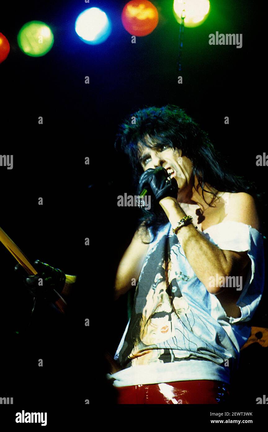 Alice cooper 1989 hi-res stock photography and images - Alamy