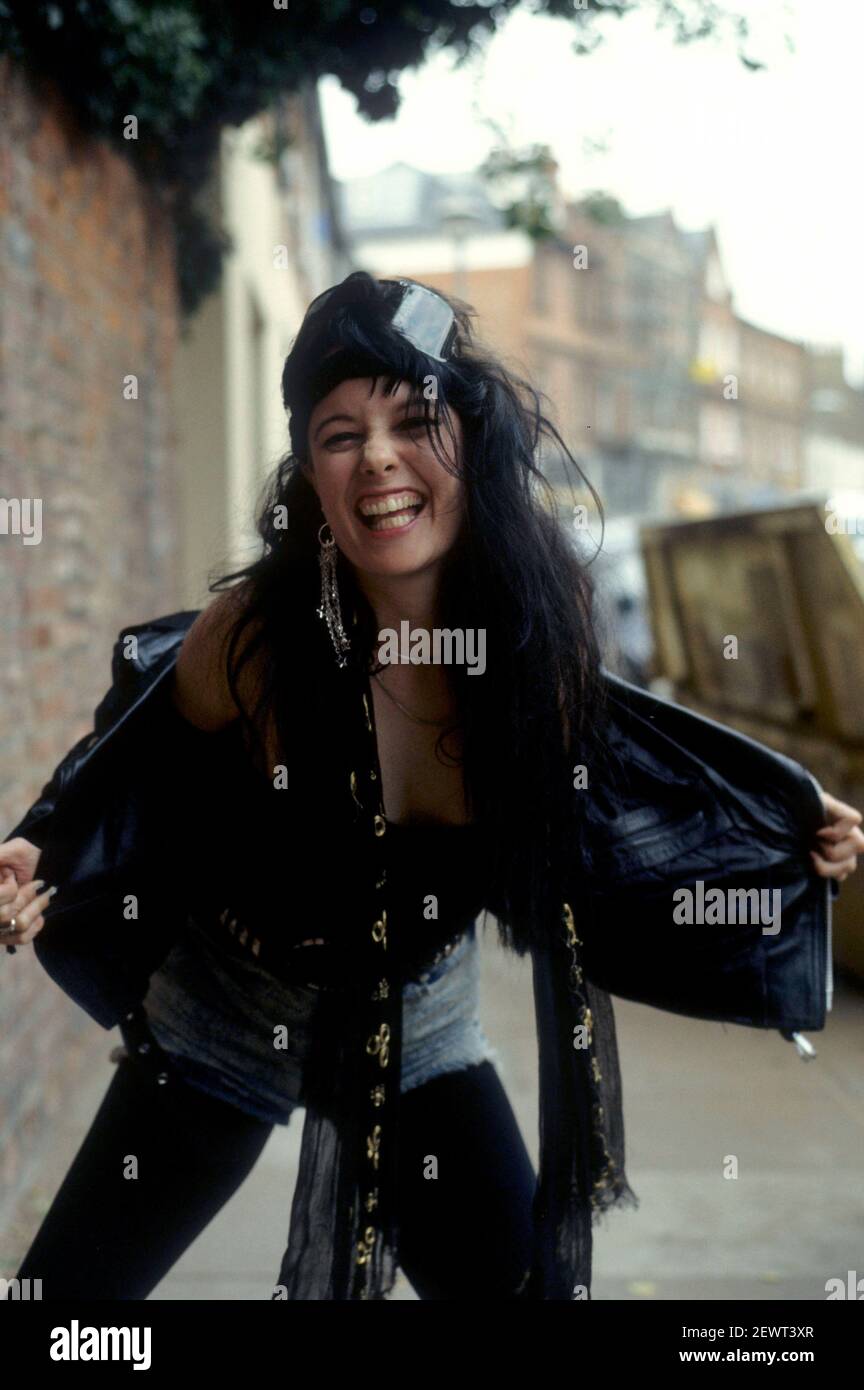 Ann Boleyn from Hellion during a photoshoot. London, 09/12/1990 | usage ...