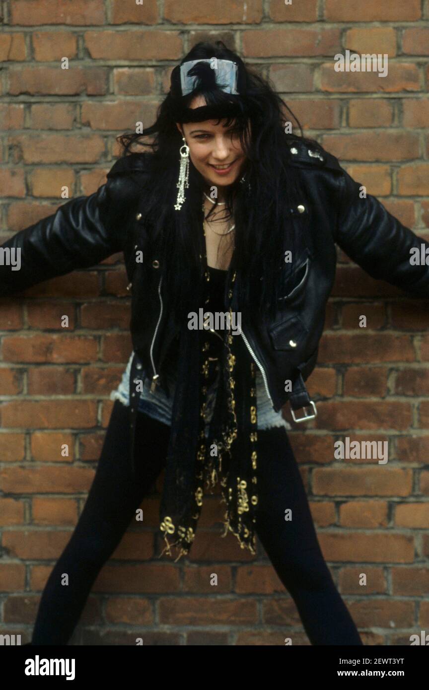 Ann Boleyn from Hellion during a photoshoot. London, 09/12/1990 | usage ...