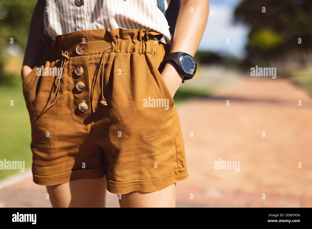 African american woman hands hi-res stock photography and images - Alamy