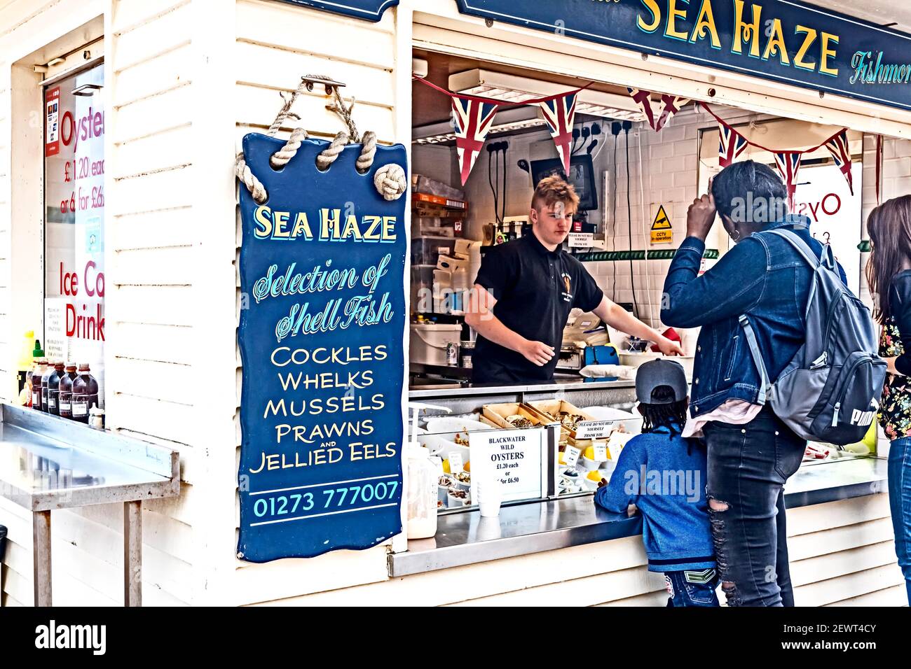 Seafood stand hi-res stock photography and images - Alamy