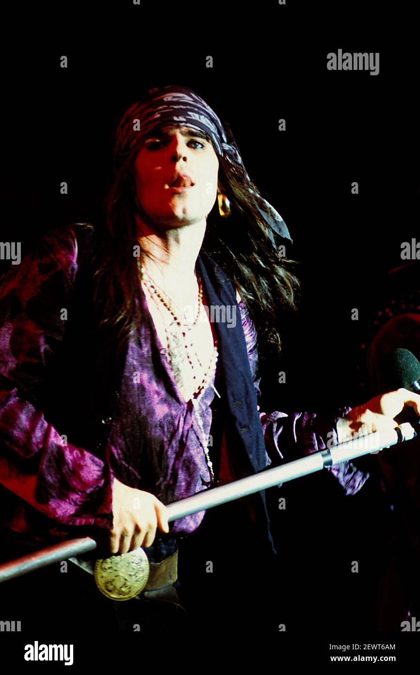 Spike Gray from The Quireboys live at the Town & County Club. London ...