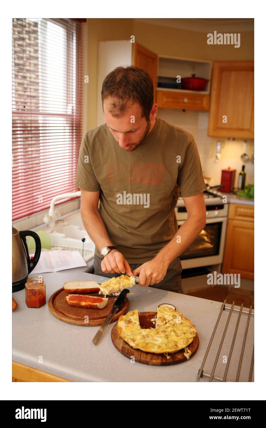 Simon Usborne cooks a pack lunch and eats in the office. Tuna and Onion ...