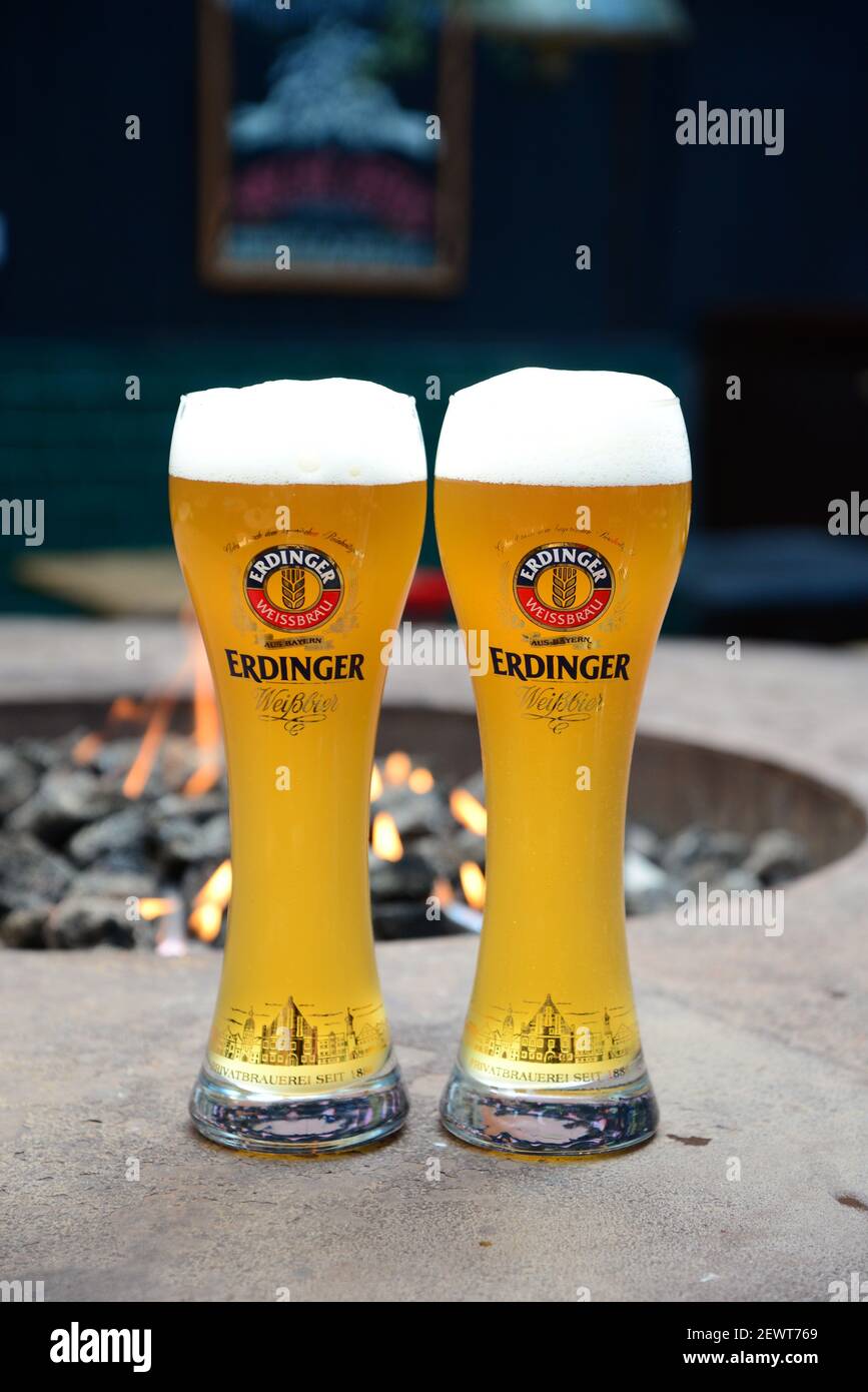 Pints of erdinger hi-res stock photography and images - Alamy