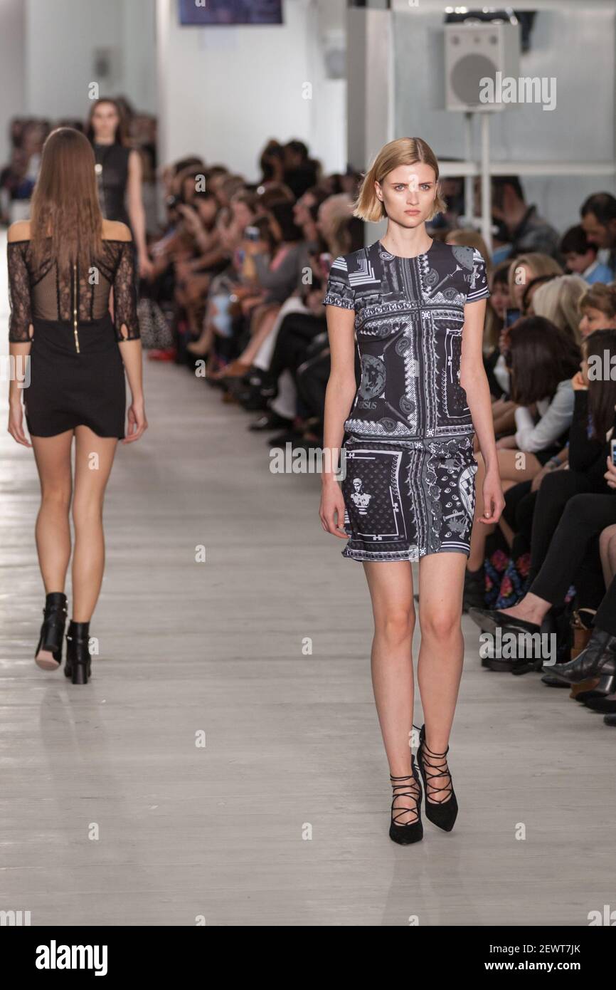 Mini fashion model hi-res stock photography and images - Alamy