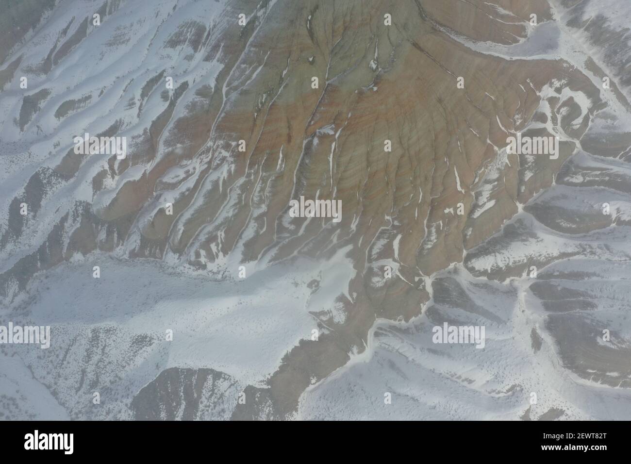 Aerial photos of colorful Hongshanzui on which the snow has not melted ...