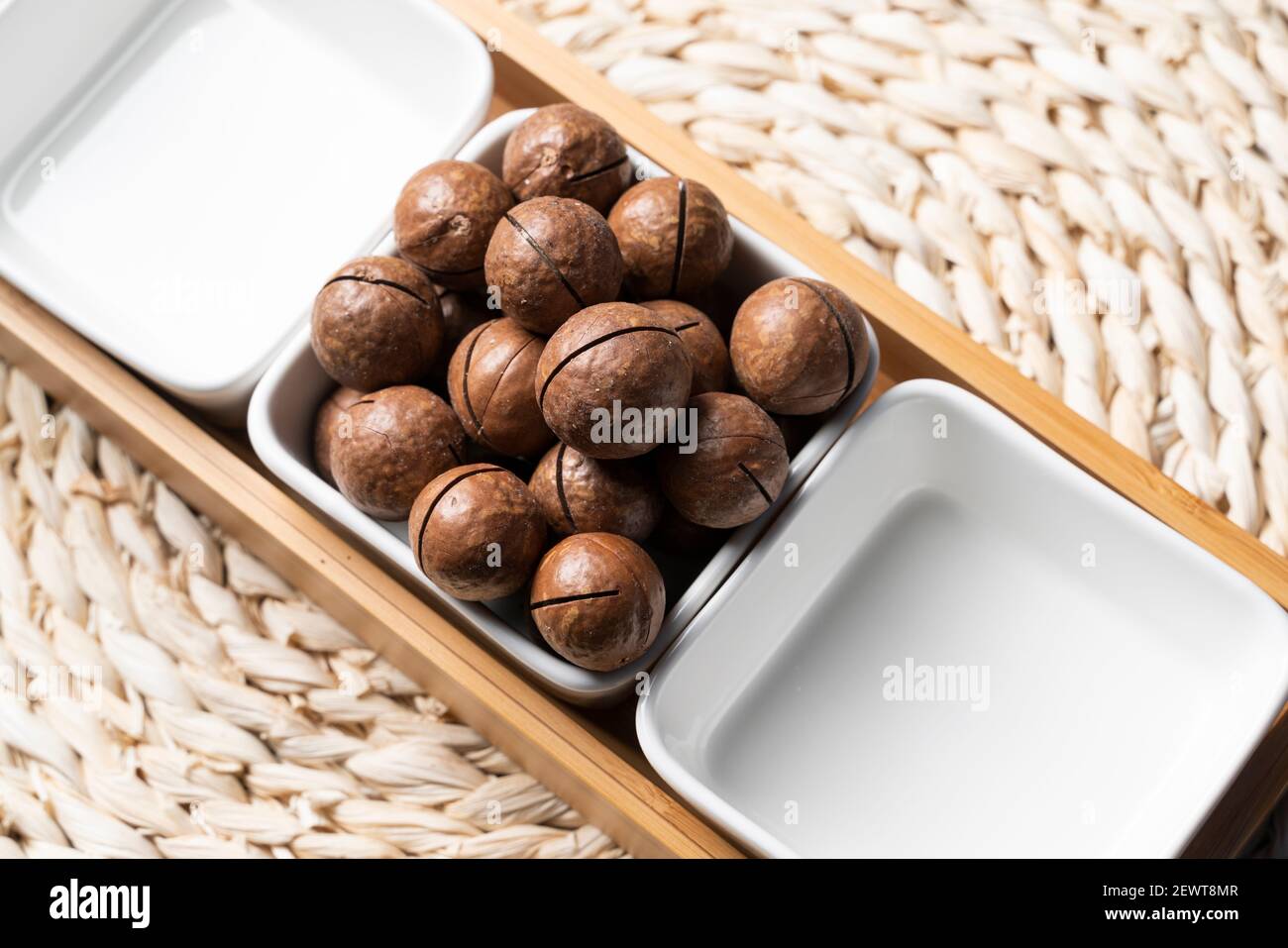 A bunch of delicious macadamia nuts Stock Photo - Alamy