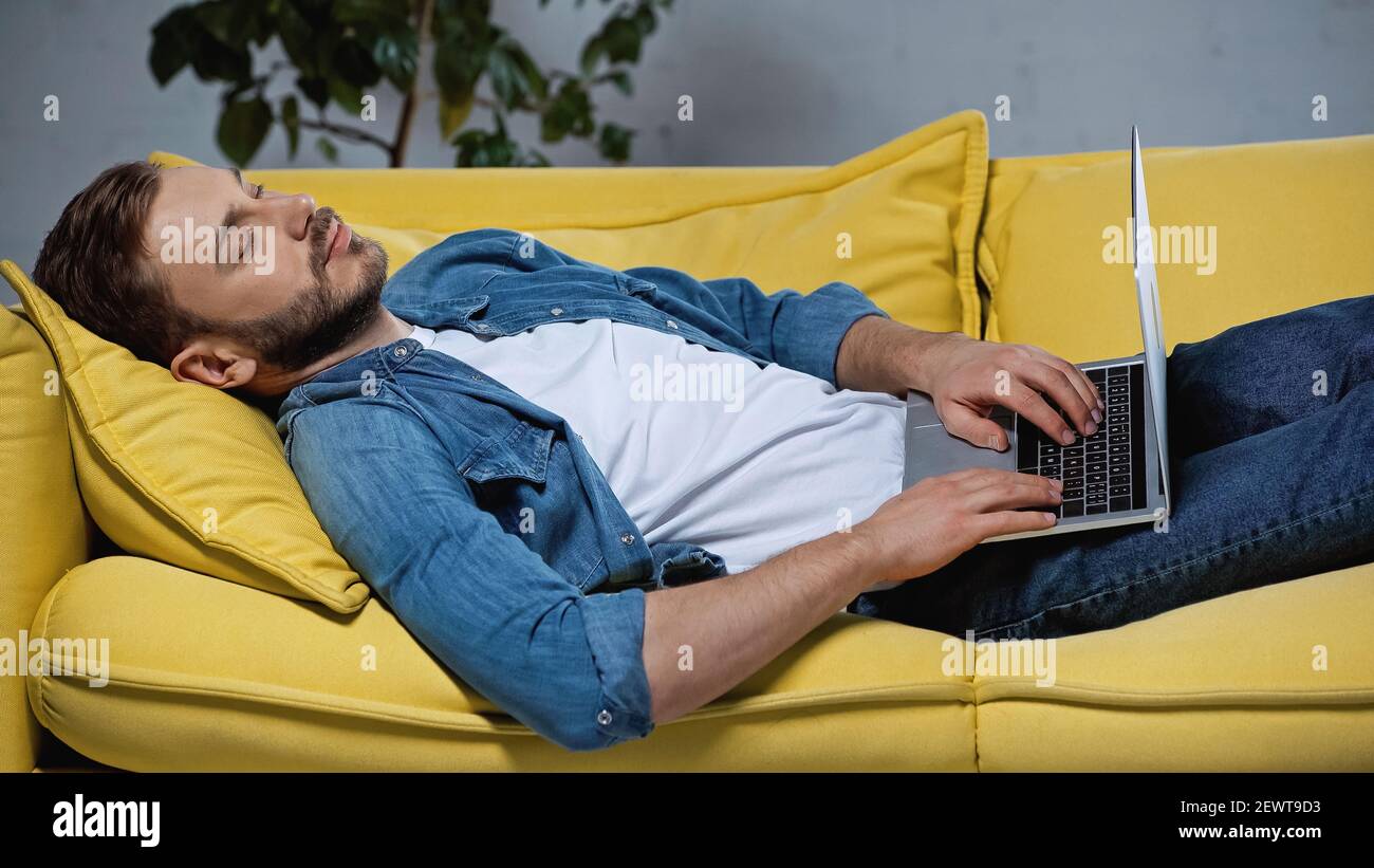 Sleeping gesture hi-res stock photography and images - Alamy