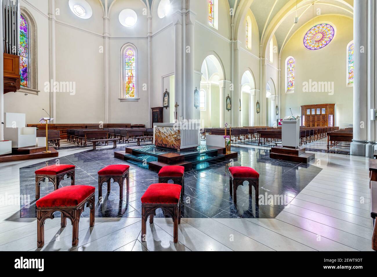 Interior view altar nave parish hi-res stock photography and images - Alamy