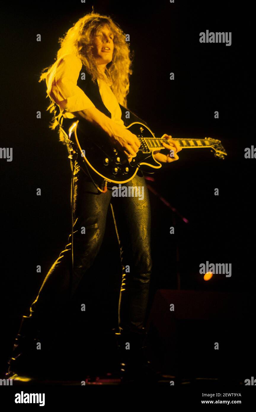 Whitesnake's John Sykes performing live at a 'Slide it in' tour at ...