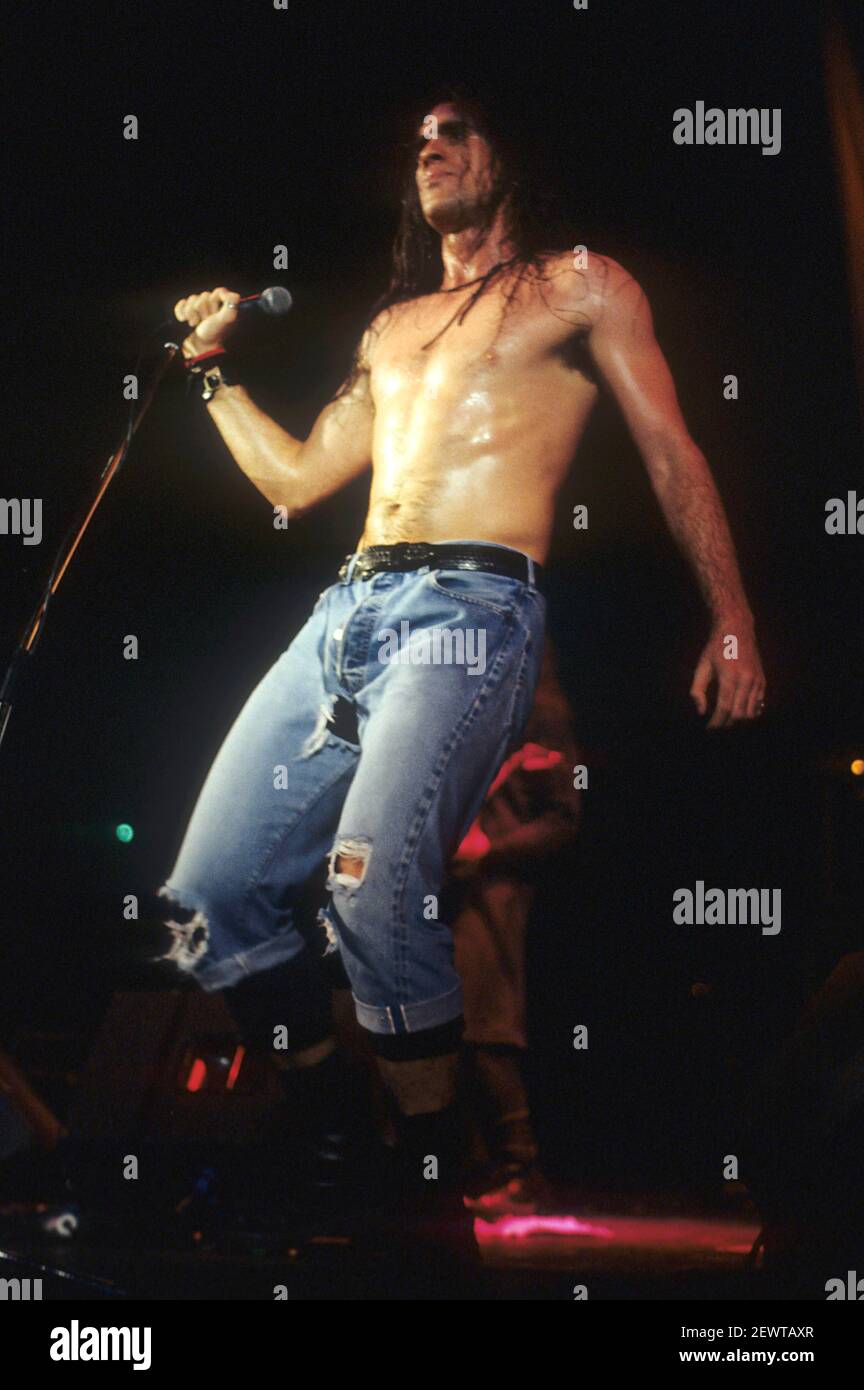 Pat Dubar from Mind Funk live at Hammerswithh Odeon. London, November ...