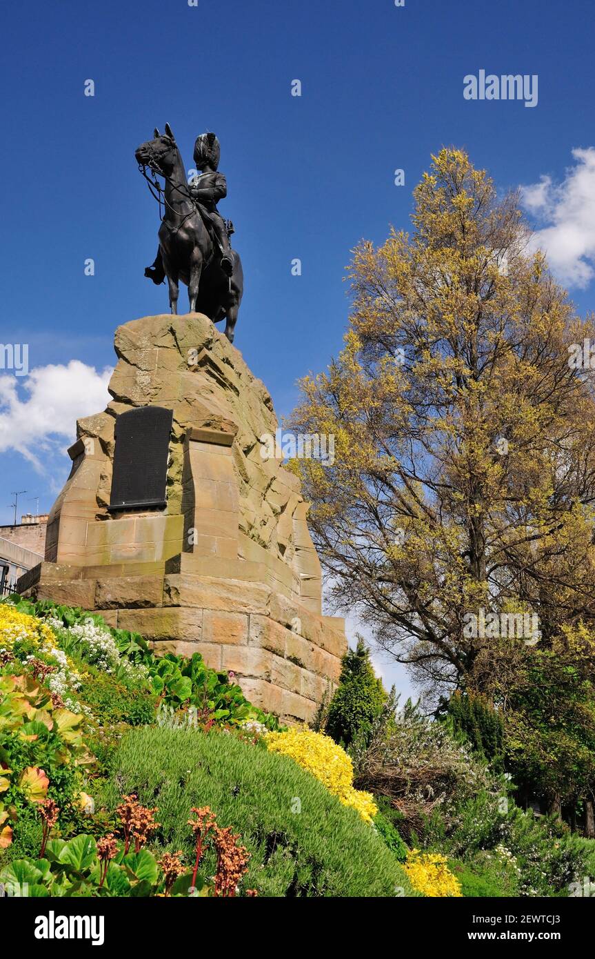 Royal scots greys memorial statue hi-res stock photography and images ...