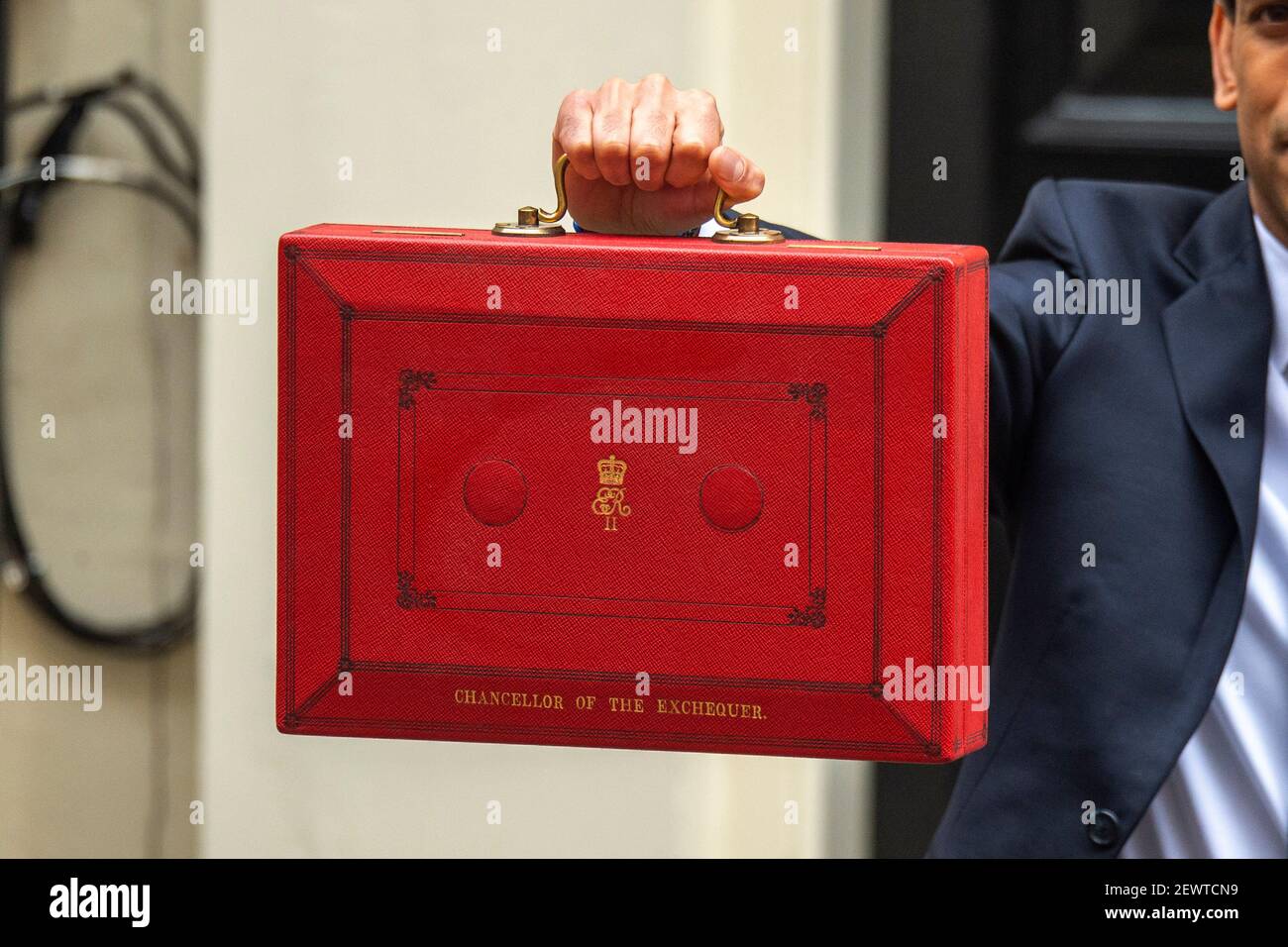Budget box sunak hi-res stock photography and images - Alamy