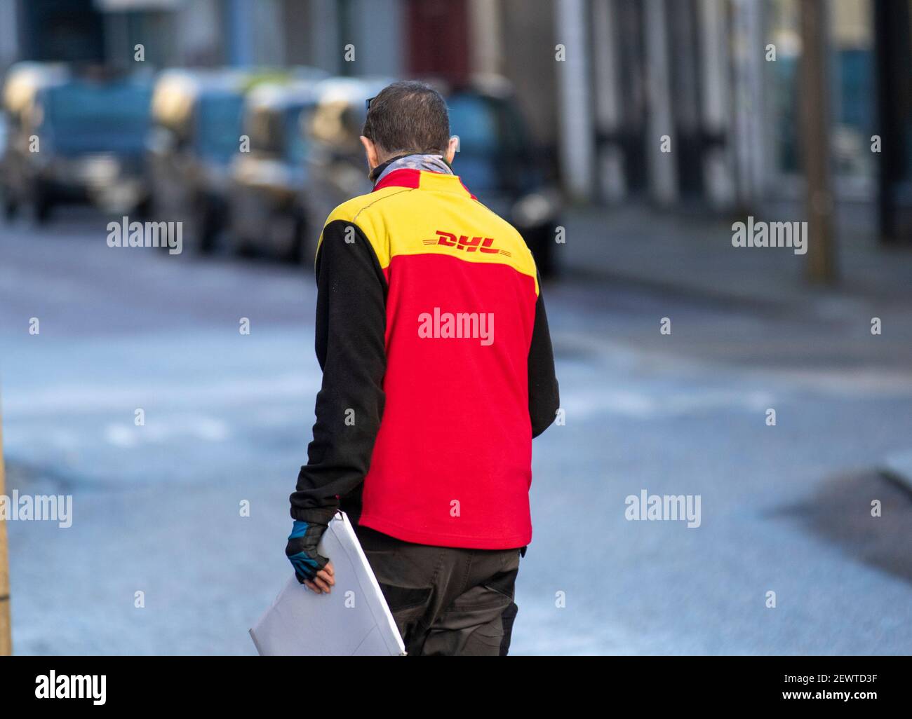 Truck dhl courier parcel hi-res stock photography and images - Alamy