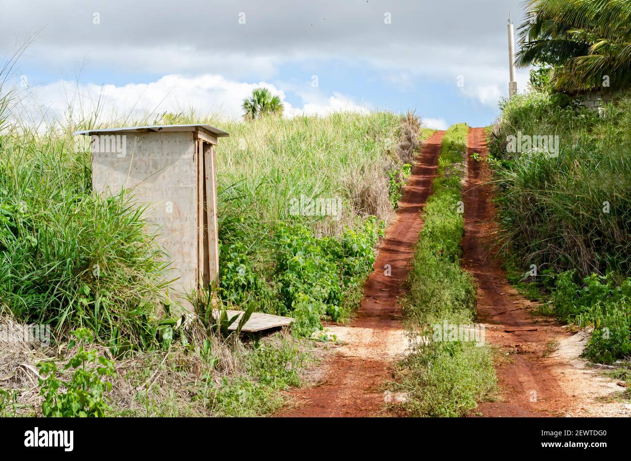 Road slope hi-res stock photography and images - Alamy