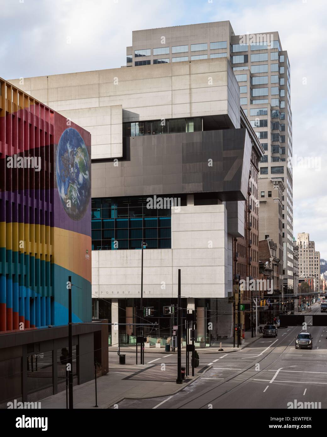 Rosenthal Center for Contemporary Art designed by Zaha Hadid Stock ...