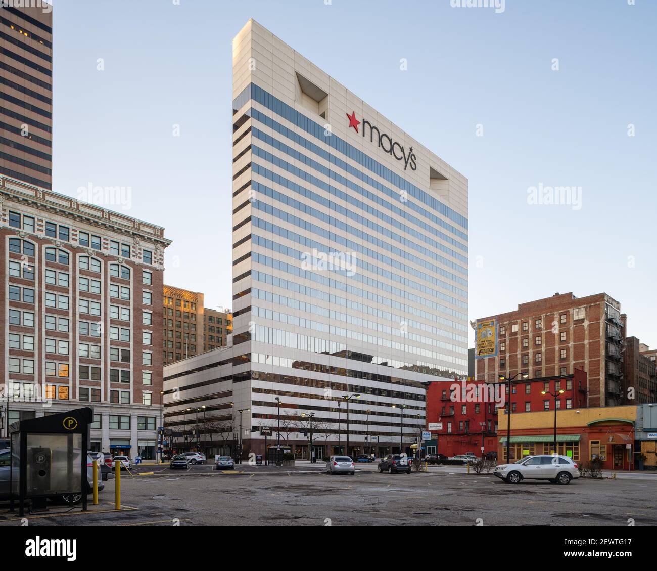 Macys building hi-res stock photography and images - Alamy
